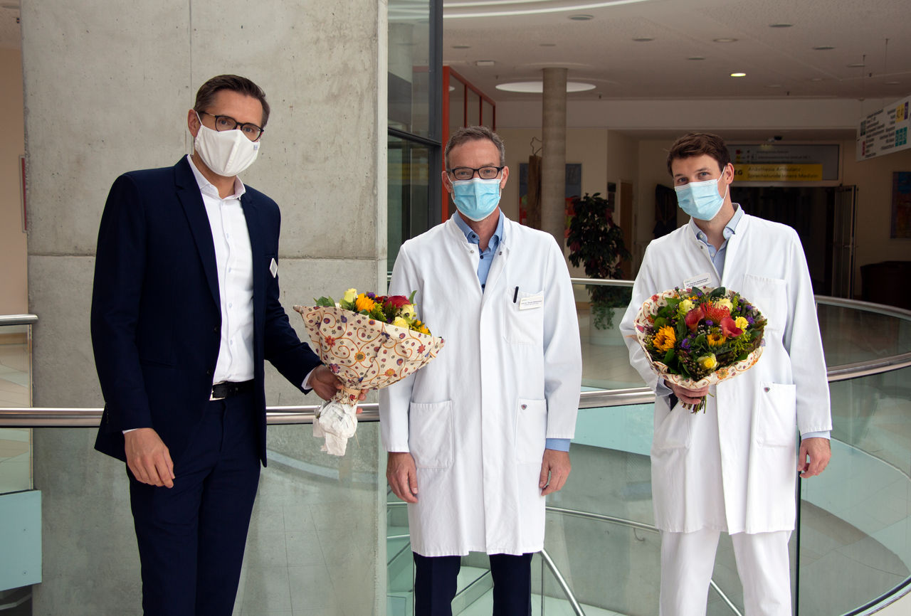 Chefarzt Professor Thomas Westermaier startet mit der Neurochirurgie ...