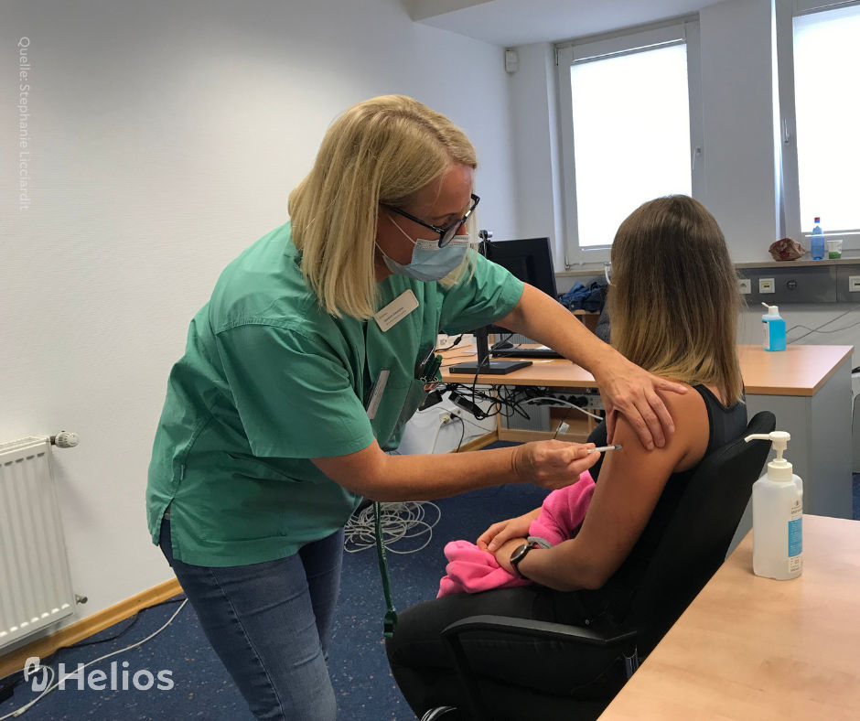 Helios-Team unterstützt Firma Pflitsch bei Impfaktion | Helios Klinik ...