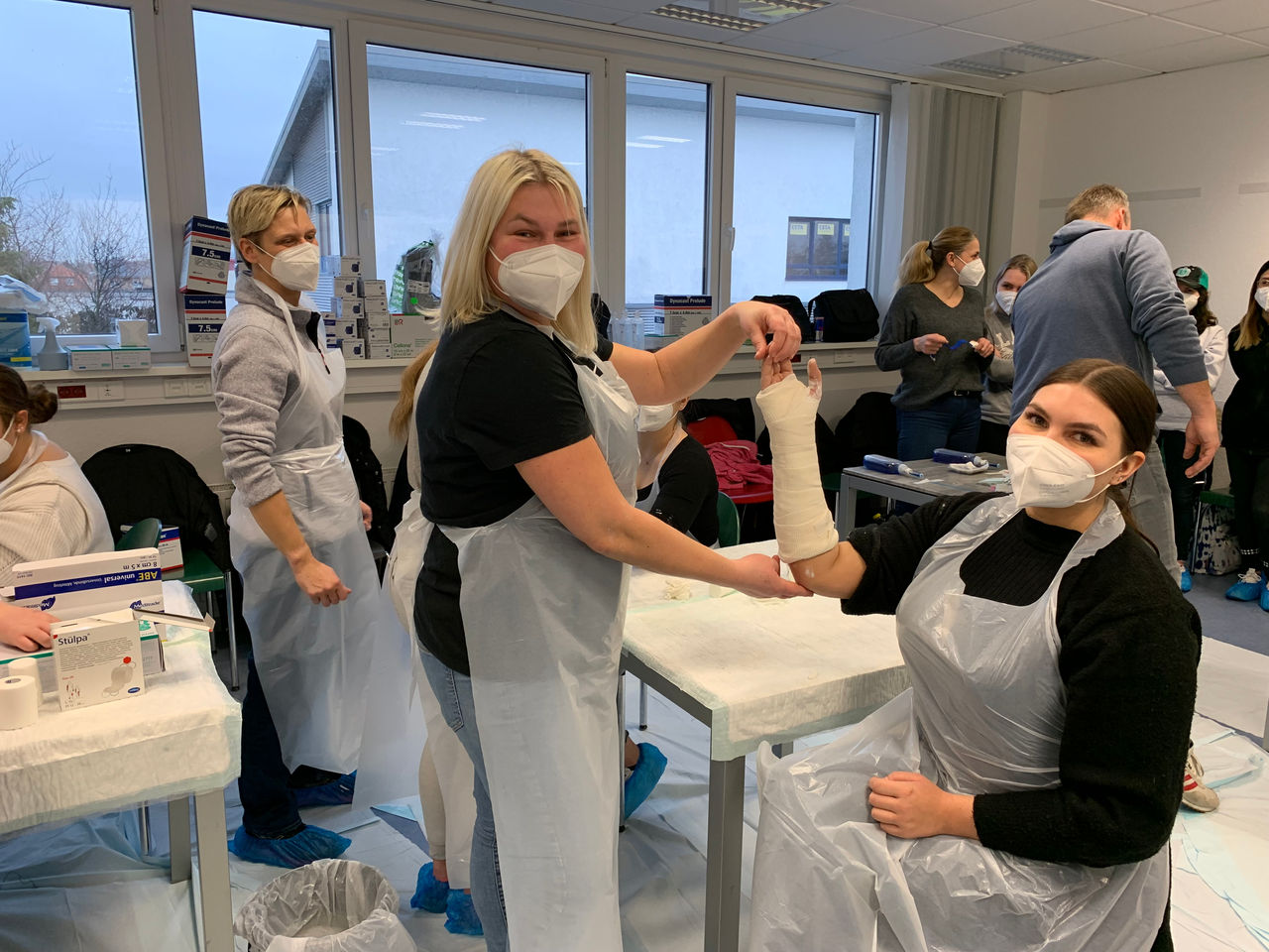 Gipsen und Kanülen legen: Üben für die Praxis in der Notaufnahme ...