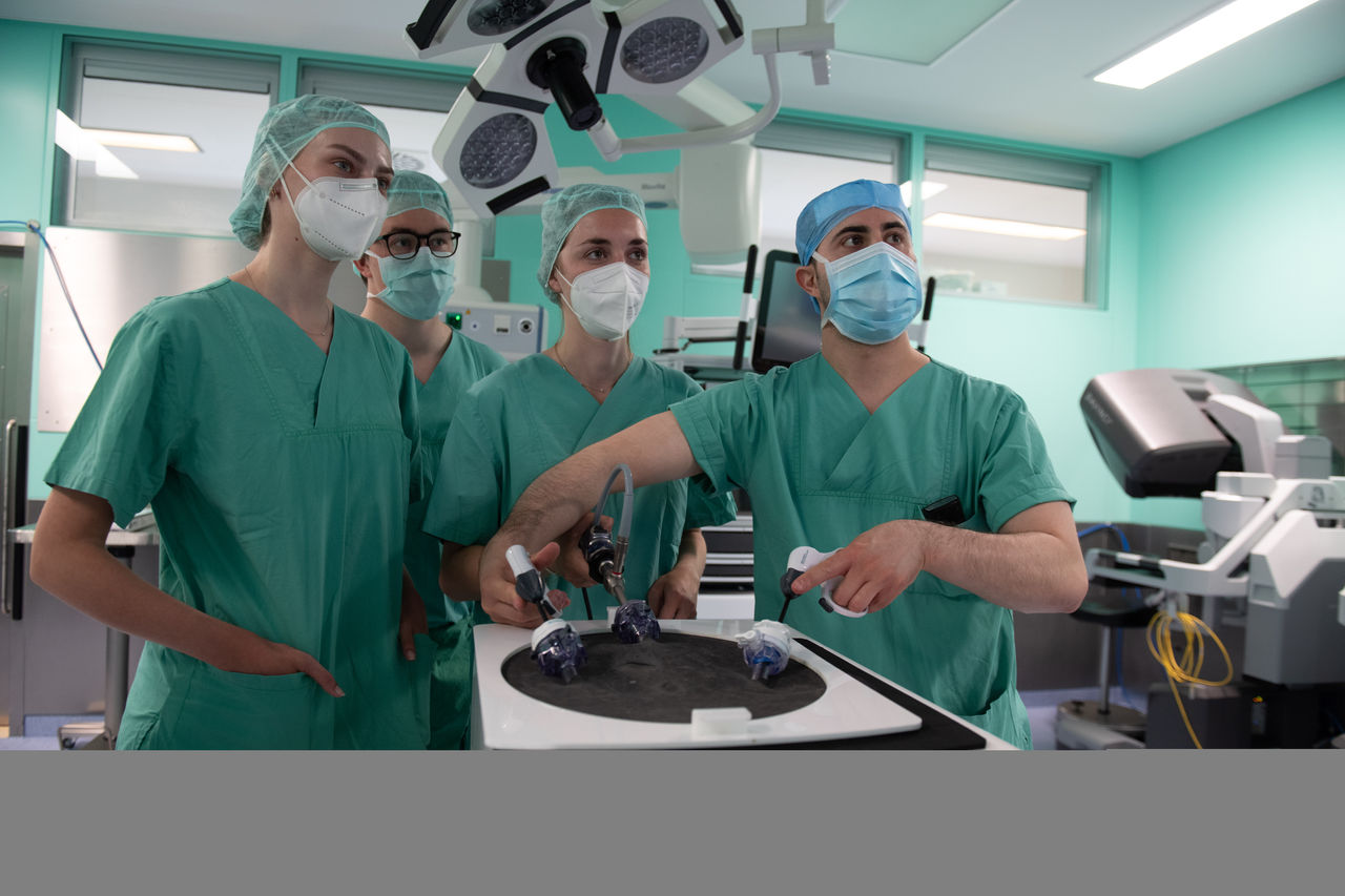 Training mit dem Roboter – Summer School der Helios Kliniken Schwerin ...