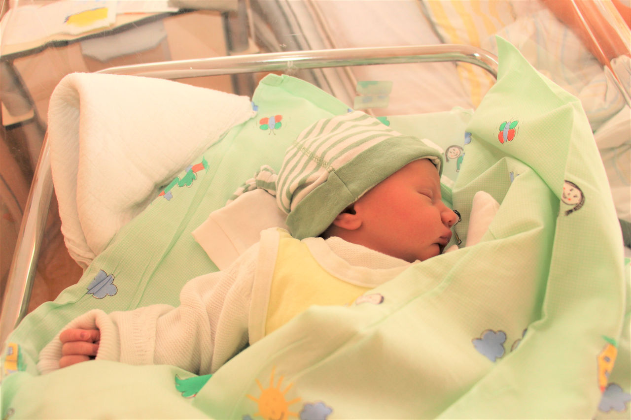 Sachar heißt das 400. Baby in der Pirnaer Geburtshilfe | Helios ...