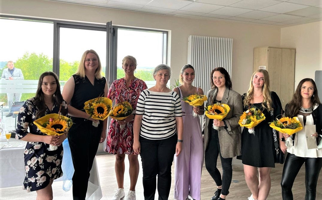 Pflege-Examen in der Tasche | Helios Klinikum Warburg