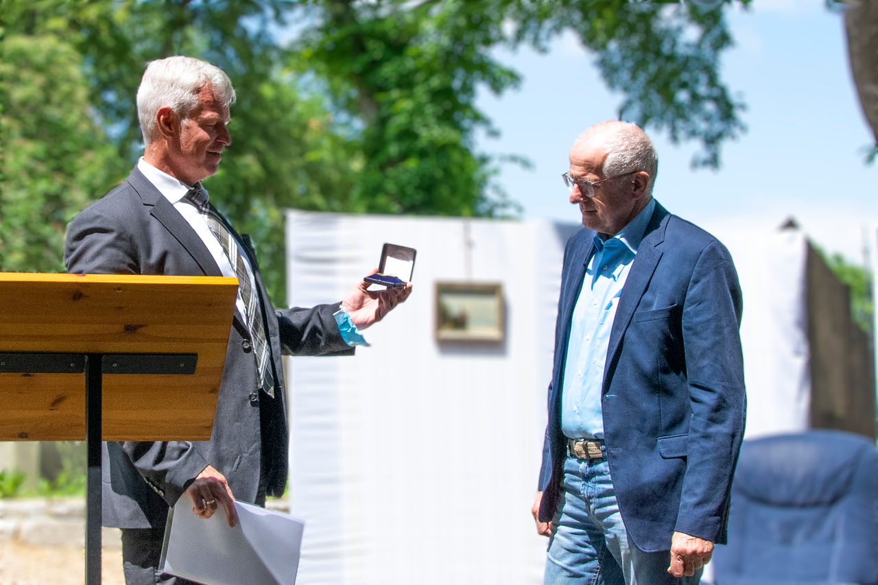 Klinik verabschiedet langjährigen Chefarzt und Ärztlichen Direktor Dr. Bernhard Walter | Helios ...