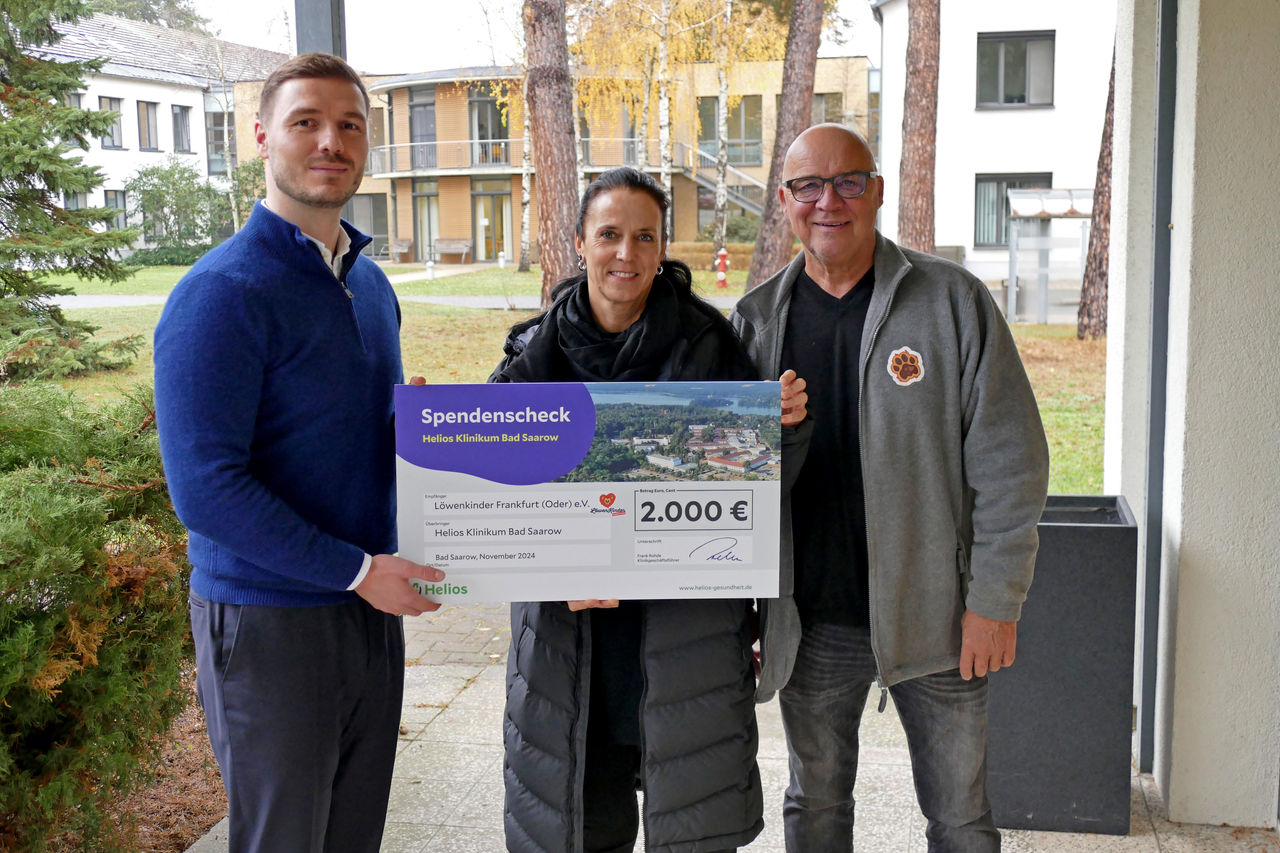 Mit der Glocke das neue Jahr eingeleitet | Helios Klinikum Bad Saarow